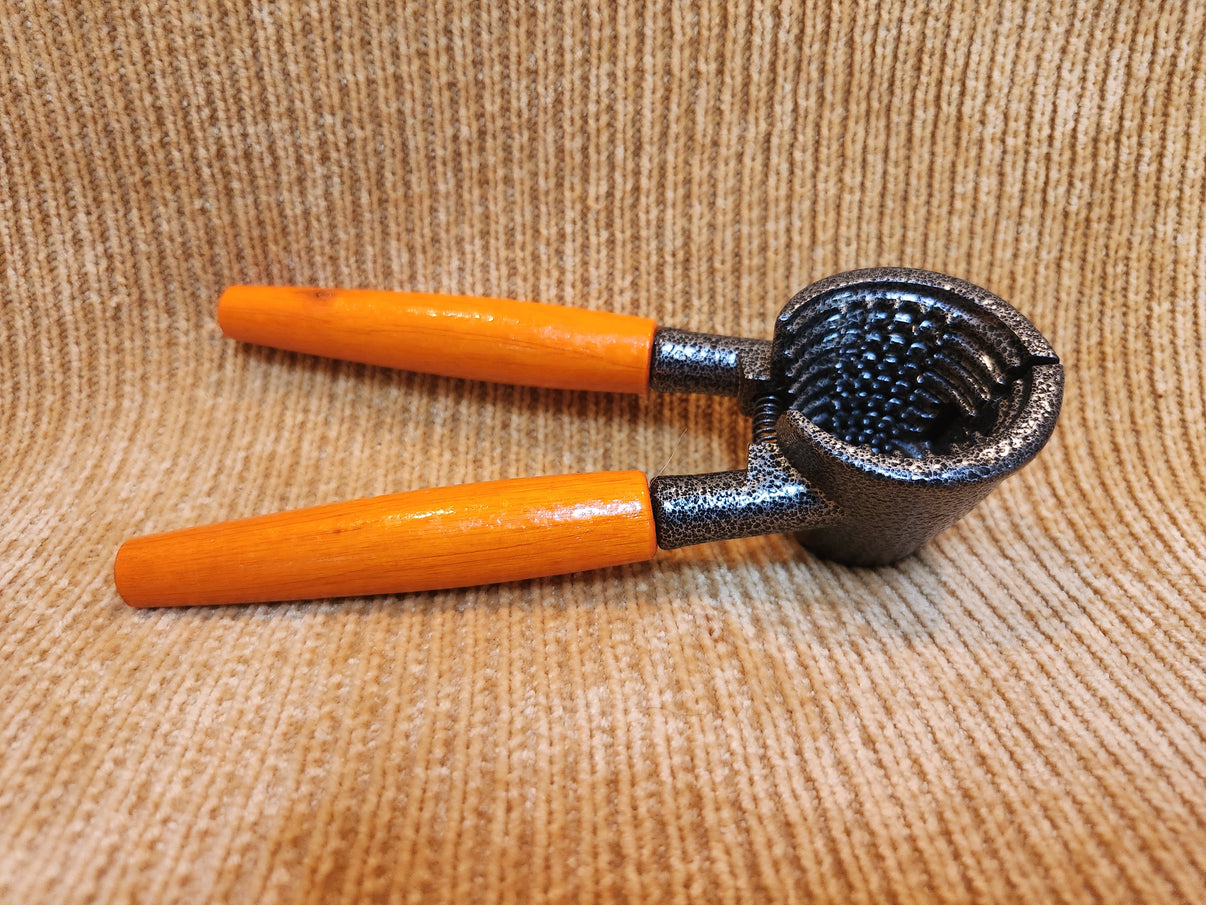 Nutcracker – Hidden Spring Hazelnuts